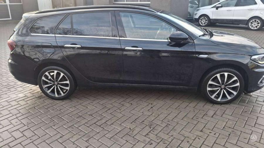Black Fiat Tipo 2017 in Taurage, with an engine capacity of 1.60 L and mileage of 210 thousand km for 5800 €, photo 3 on AUTOMOTO.COM.LV