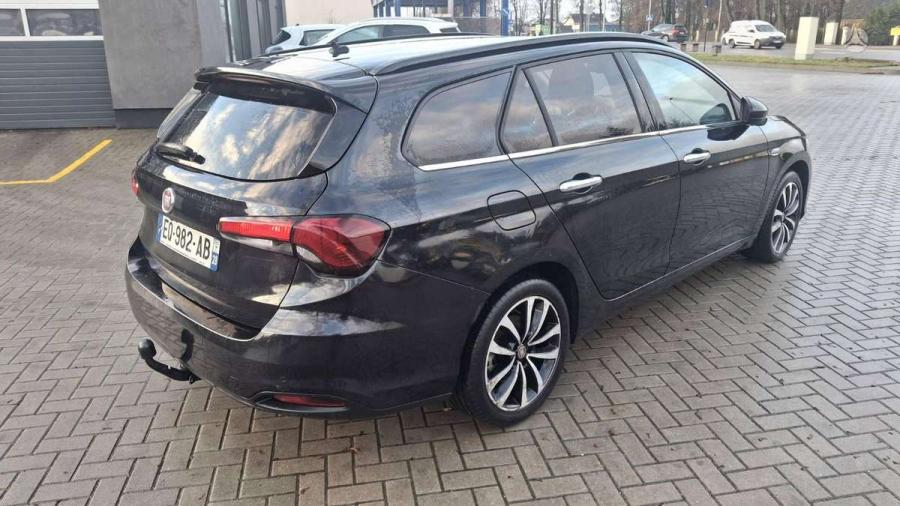 Black Fiat Tipo 2017 in Taurage, with an engine capacity of 1.60 L and mileage of 210 thousand km for 5800 €, photo 5 on AUTOMOTO.COM.LV