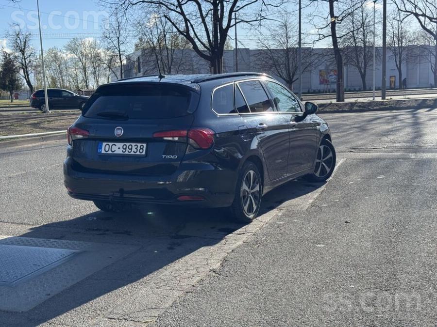 Black Fiat Tipo 2017 in Riga, with an engine capacity of 1.60 L and mileage of 0 thousand km for 4500 €, photo 3 on AUTOMOTO.COM.LV