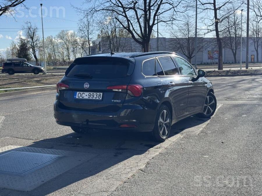 Black Fiat Tipo 2017 in Riga, with an engine capacity of 1.60 L and mileage of 0 thousand km for 4500 €, photo 4 on AUTOMOTO.COM.LV