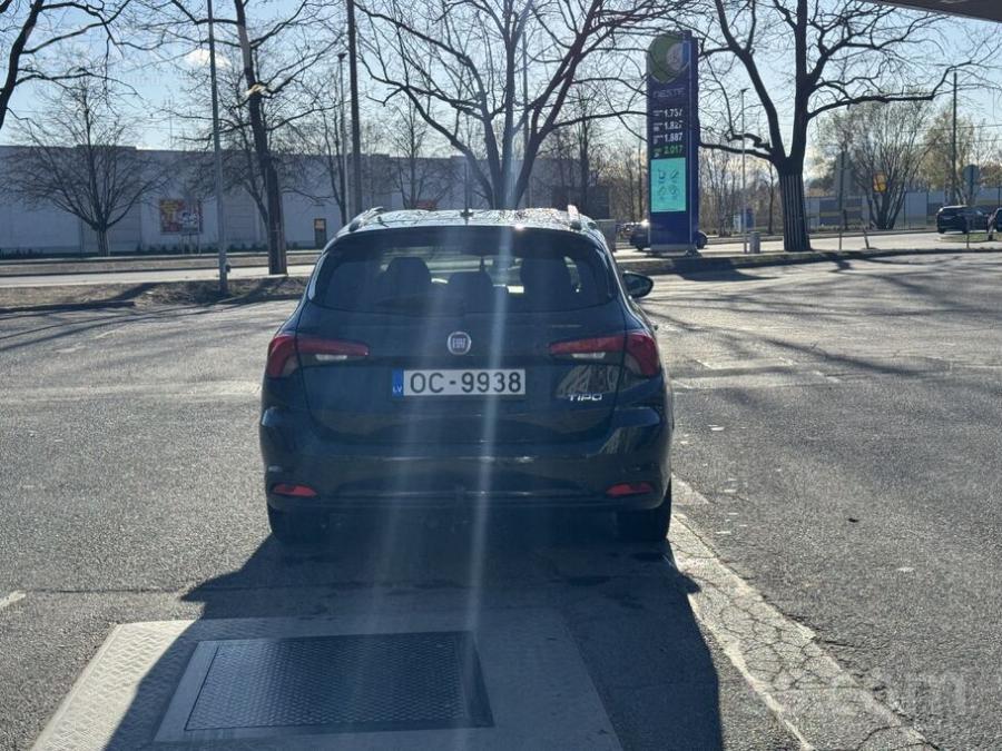 Black Fiat Tipo 2017 in Riga, with an engine capacity of 1.60 L and mileage of 0 thousand km for 4500 €, photo 5 on AUTOMOTO.COM.LV