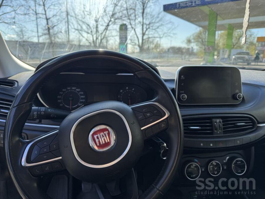 Black Fiat Tipo 2017 in Riga, with an engine capacity of 1.60 L and mileage of 0 thousand km for 4500 €, photo 9 on AUTOMOTO.COM.LV