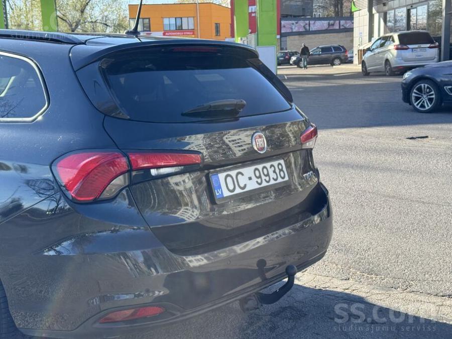 Black Fiat Tipo 2017 in Riga, with an engine capacity of 1.60 L and mileage of 0 thousand km for 4500 €, photo 12 on AUTOMOTO.COM.LV