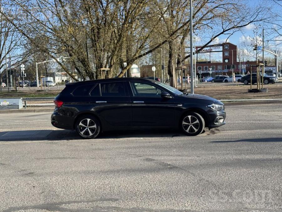 Black Fiat Tipo 2017 in Riga, with an engine capacity of 1.60 L and mileage of 0 thousand km for 4500 €, photo 13 on AUTOMOTO.COM.LV