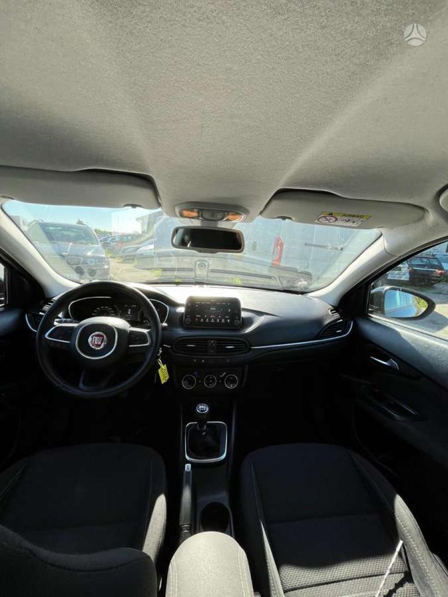 Black Fiat Tipo 2017 in Vilnius, with an engine capacity of 1.60 L and mileage of 215 thousand km for 4450 €, photo 10 on AUTOMOTO.COM.LV