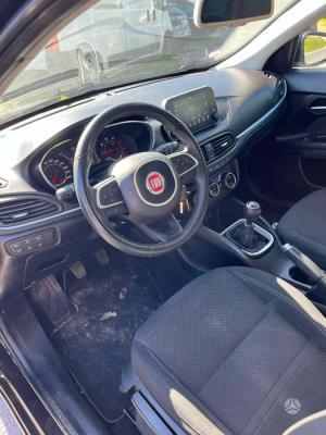 Black Fiat Tipo 2017 in Vilnius, with an engine capacity of 1.60 L and mileage of 215 thousand km for 4450 €, photo 11 on AUTOMOTO.COM.LV