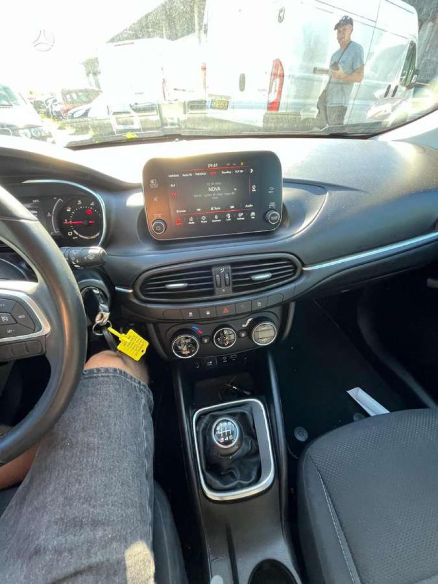 Black Fiat Tipo 2017 in Vilnius, with an engine capacity of 1.60 L and mileage of 215 thousand km for 4450 €, photo 14 on AUTOMOTO.COM.LV