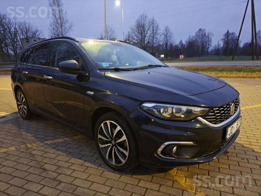 Black Fiat Tipo 2017 in Jelgava, with an engine capacity of 1.60 L and mileage of 94 thousand km for 5490 €, photo 4 on AUTOMOTO.COM.LV