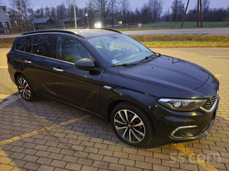 Black Fiat Tipo 2017 in Jelgava, with an engine capacity of 1.60 L and mileage of 94 thousand km for 5490 €, photo 5 on AUTOMOTO.COM.LV