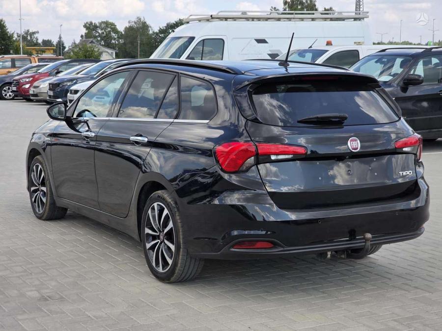 Black Fiat Tipo 2018 in Taurage, with an engine capacity of 1.60 L and mileage of 260 thousand km for 4800 €, photo 6 on AUTOMOTO.COM.LV