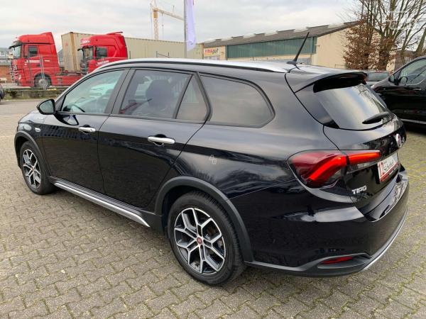 Black Fiat Tipo 2022 in Kaunas, with an engine capacity of 1.60 L and mileage of 19 thousand km for 22349 €, photo 4 on AUTOMOTO.COM.LV