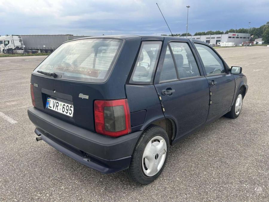 Blue Fiat Tipo 1989 in Vilnius, with an engine capacity of 1.37 L and mileage of 137 thousand km for 4000 €, photo 7 on AUTOMOTO.COM.LV