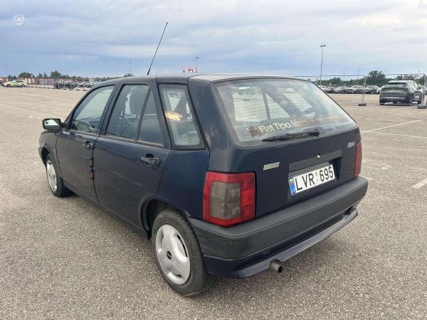 Zils Fiat Tipo 1989 Viļņa, ar dzinēja tilpumu 1.37 L un nobraukumu 137 tūkst. km par 4000 €, foto 8 vietnē AUTOMOTO.COM.LV