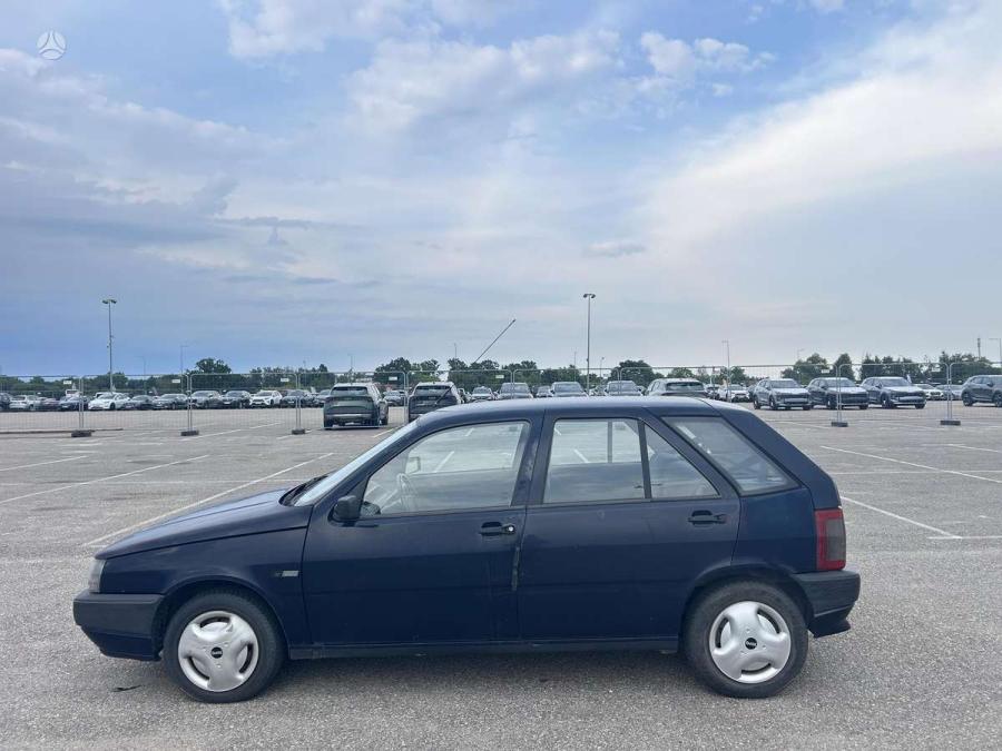 Blue Fiat Tipo 1989 in Vilnius, with an engine capacity of 1.37 L and mileage of 137 thousand km for 4000 €, photo 11 on AUTOMOTO.COM.LV