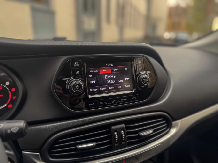 Blue Fiat Tipo 2018 in Riga, with an engine capacity of 1.40 L and mileage of 98 thousand km for 8300 €, photo 8 on AUTOMOTO.COM.LV