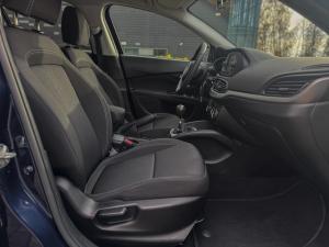 Blue Fiat Tipo 2018 in Riga, with an engine capacity of 1.40 L and mileage of 98 thousand km for 8300 €, photo 12 on AUTOMOTO.COM.LV