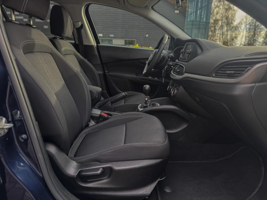 Blue Fiat Tipo 2018 in Riga, with an engine capacity of 1.40 L and mileage of 98 thousand km for 8300 €, photo 12 on AUTOMOTO.COM.LV