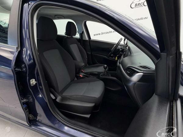 Fiat Tipo 2020 Viļņa vietnē Zils Fiat Tipo 2020 Viļņa, ar dzinēja tilpumu 1.40 L un nobraukumu 160 tūkst. km par 6900 €, foto 9 vietnē AUTOMOTO.COM.LV