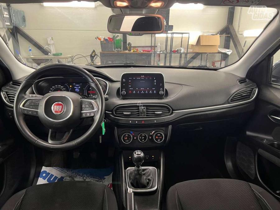 Zils Fiat Tipo 2017 Aukštieji Rusokai, ar dzinēja tilpumu 1.40 L un nobraukumu 240 tūkst. km par 4700 €, foto 24 vietnē AUTOMOTO.COM.LV