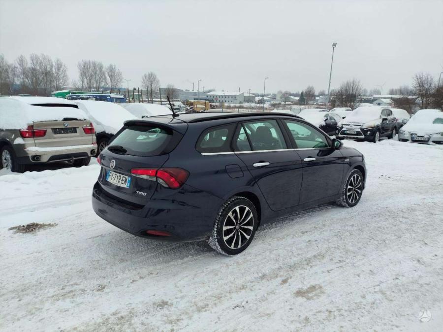 Blue Fiat Tipo 2019 in Taurage, with an engine capacity of 1.60 L and mileage of 173 thousand km for 6500 €, photo 3 on AUTOMOTO.COM.LV