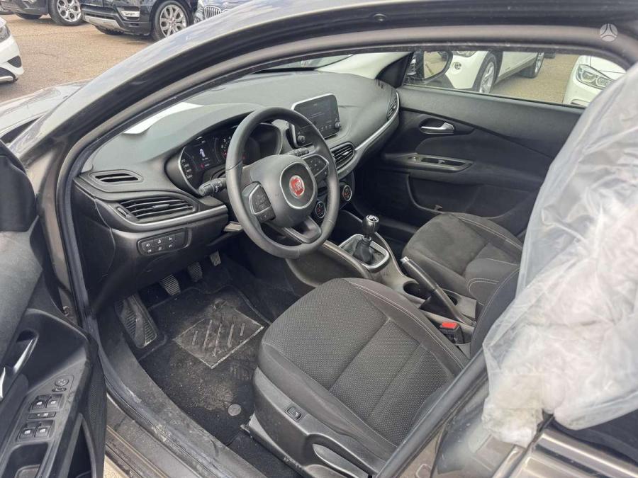 Pelēks Fiat Tipo 2019 Kauņa, ar dzinēja tilpumu 1.37 L un nobraukumu 65 tūkst. km par 2659 €, foto 7 vietnē AUTOMOTO.COM.LV