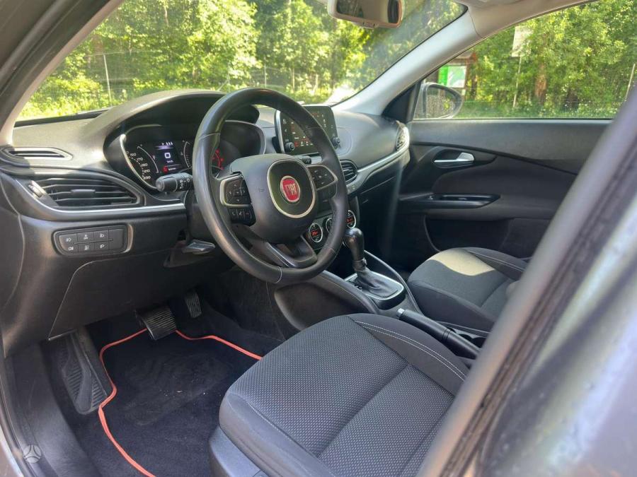 Grey Fiat Tipo 2020 in Taurage, with an engine capacity of 1.60 L and mileage of 206 thousand km for 4200 €, photo 9 on AUTOMOTO.COM.LV