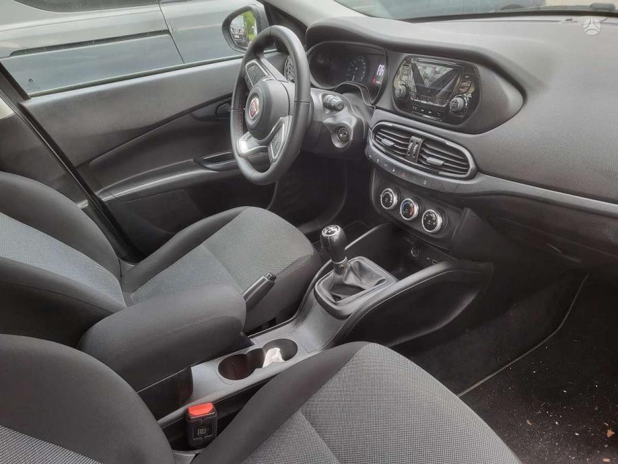 Grey Fiat Tipo 2022 in Vilnius, with an engine capacity of 1.00 L and mileage of 40 thousand km for 3600 €, photo 8 on AUTOMOTO.COM.LV
