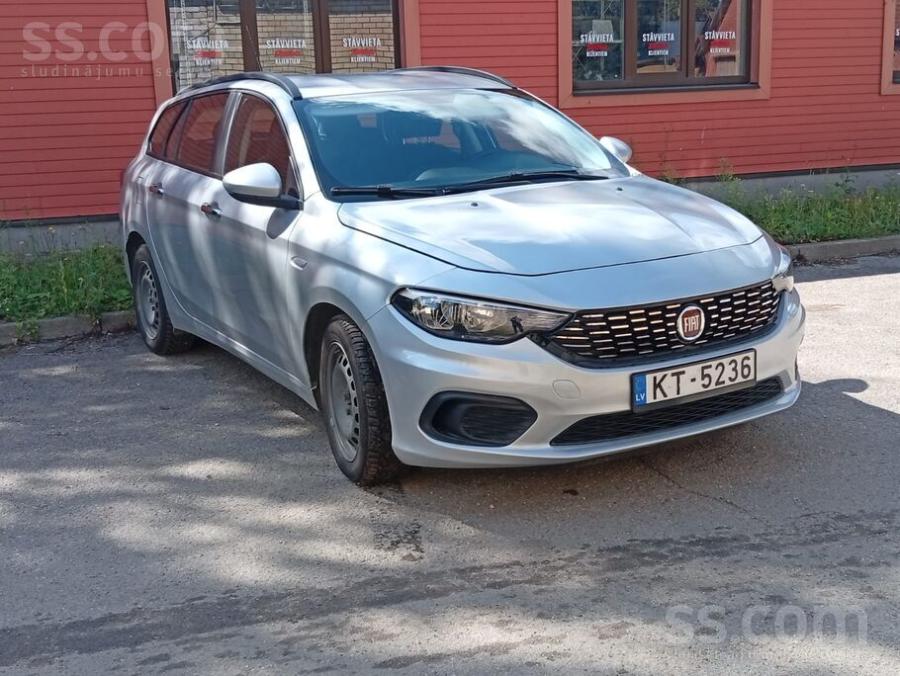 Grey Fiat Tipo 2017 in Jekabpils, with an engine capacity of 1.60 L and mileage of 176 thousand km for 4650 €, photo 3 on AUTOMOTO.COM.LV