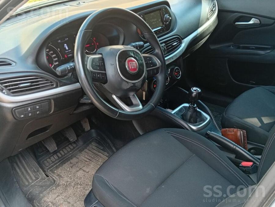 Grey Fiat Tipo 2017 in Jekabpils, with an engine capacity of 1.60 L and mileage of 176 thousand km for 4650 €, photo 9 on AUTOMOTO.COM.LV