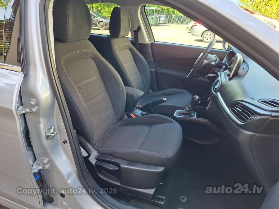 Grey Fiat Tipo 2019 in Tallinn, with an engine capacity of 1.60 L and mileage of 127 thousand km for 6990 €, photo 11 on AUTOMOTO.COM.LV