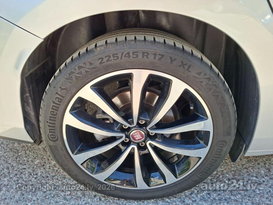 Grey Fiat Tipo 2019 in Tallinn, with an engine capacity of 1.60 L and mileage of 127 thousand km for 6990 €, photo 20 on AUTOMOTO.COM.LV