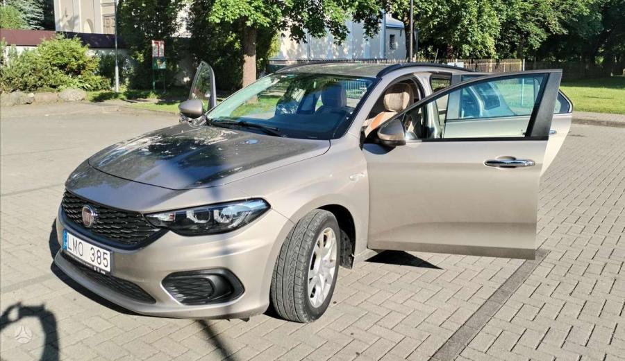 Grey Fiat Tipo 2020 in Jonava, with an engine capacity of 1.40 L and mileage of 68 thousand km for 8999 €, photo 3 on AUTOMOTO.COM.LV