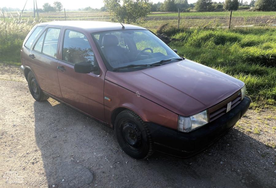 Red Fiat Tipo 1992 in Kaunas, with an engine capacity of 1.60 L and mileage of 216 thousand km for 800 €, photo 6 on AUTOMOTO.COM.LV