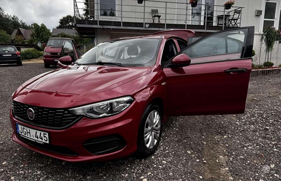 Red Fiat Tipo 2016 in Elektrenai, with an engine capacity of 1.37 L and mileage of 156 thousand km for 5400 €, photo 7 on AUTOMOTO.COM.LV