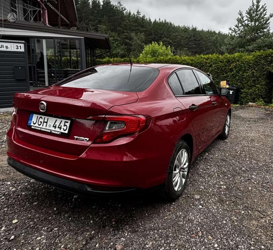 Red Fiat Tipo 2016 in Elektrenai, with an engine capacity of 1.37 L and mileage of 156 thousand km for 5400 €, photo 10 on AUTOMOTO.COM.LV