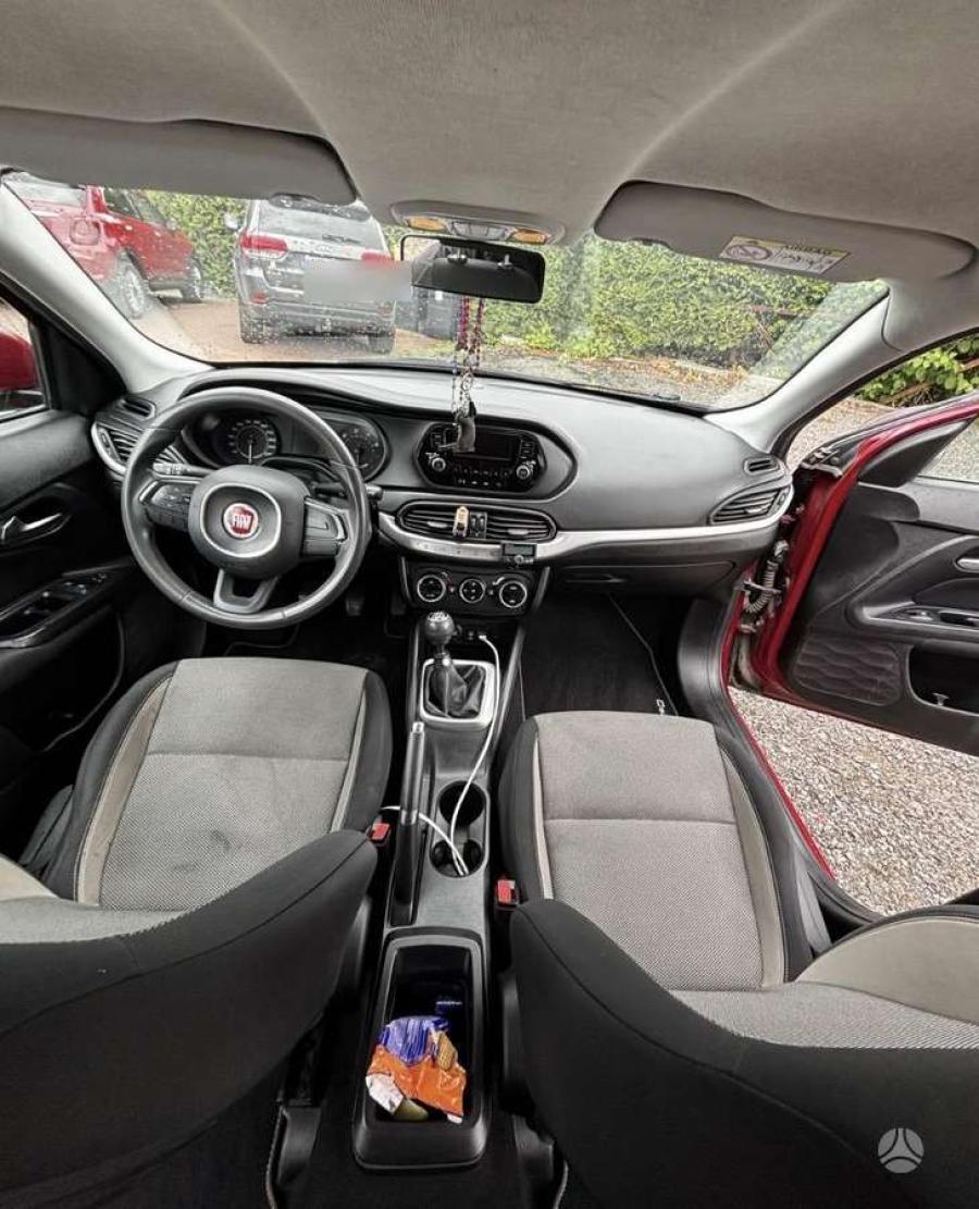 Red Fiat Tipo 2016 in Elektrenai, with an engine capacity of 1.37 L and mileage of 156 thousand km for 5400 €, photo 14 on AUTOMOTO.COM.LV