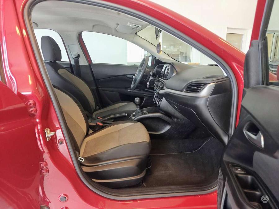 Sarkans Fiat Tipo 2016 Šauļi, ar dzinēja tilpumu 1.37 L un nobraukumu 121 tūkst. km par 5500 €, foto 12 vietnē AUTOMOTO.COM.LV