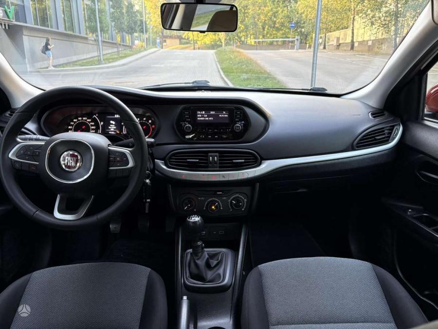 Red Fiat Tipo 2021 in Vilnius, with an engine capacity of 1.37 L and mileage of 55 thousand km for 8200 €, photo 17 on AUTOMOTO.COM.LV