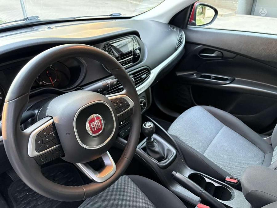 Red Fiat Tipo 2021 in Vilnius, with an engine capacity of 1.37 L and mileage of 55 thousand km for 8200 €, photo 19 on AUTOMOTO.COM.LV