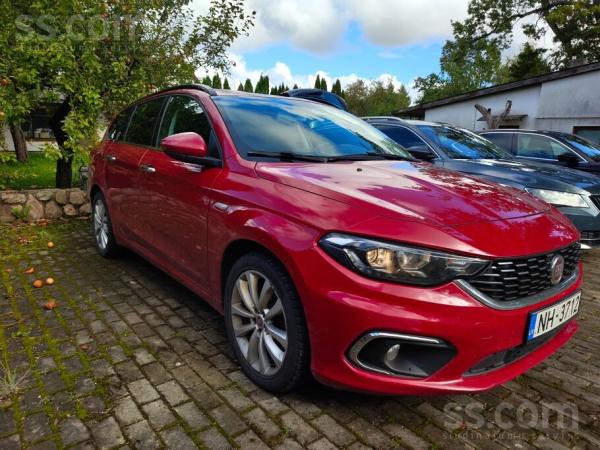 Fiat Tipo 2017 in Riga on AUTOMOTO.COM.LV Red Fiat Tipo 2017 in Riga, with an engine capacity of 1.60 L and mileage of 211 thousand km for 7000 €, photo 3 on AUTOMOTO.COM.LV
