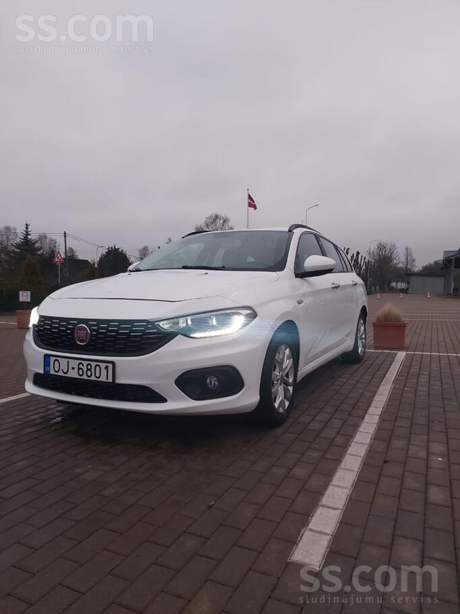 White Fiat Tipo 2018 in Riga, with an engine capacity of 1.60 L and mileage of 238 thousand km for 6400 €, photo 1 on AUTOMOTO.COM.LV