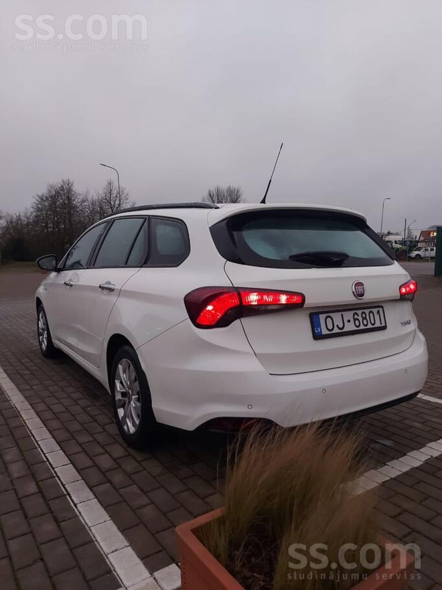 White Fiat Tipo 2018 in Riga, with an engine capacity of 1.60 L and mileage of 238 thousand km for 6400 €, photo 3 on AUTOMOTO.COM.LV