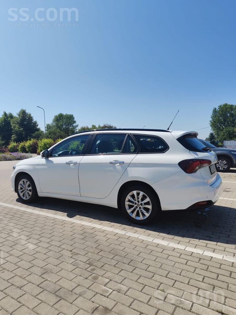 White Fiat Tipo 2018 in Riga, with an engine capacity of 1.60 L and mileage of 238 thousand km for 5600 €, photo 6 on AUTOMOTO.COM.LV