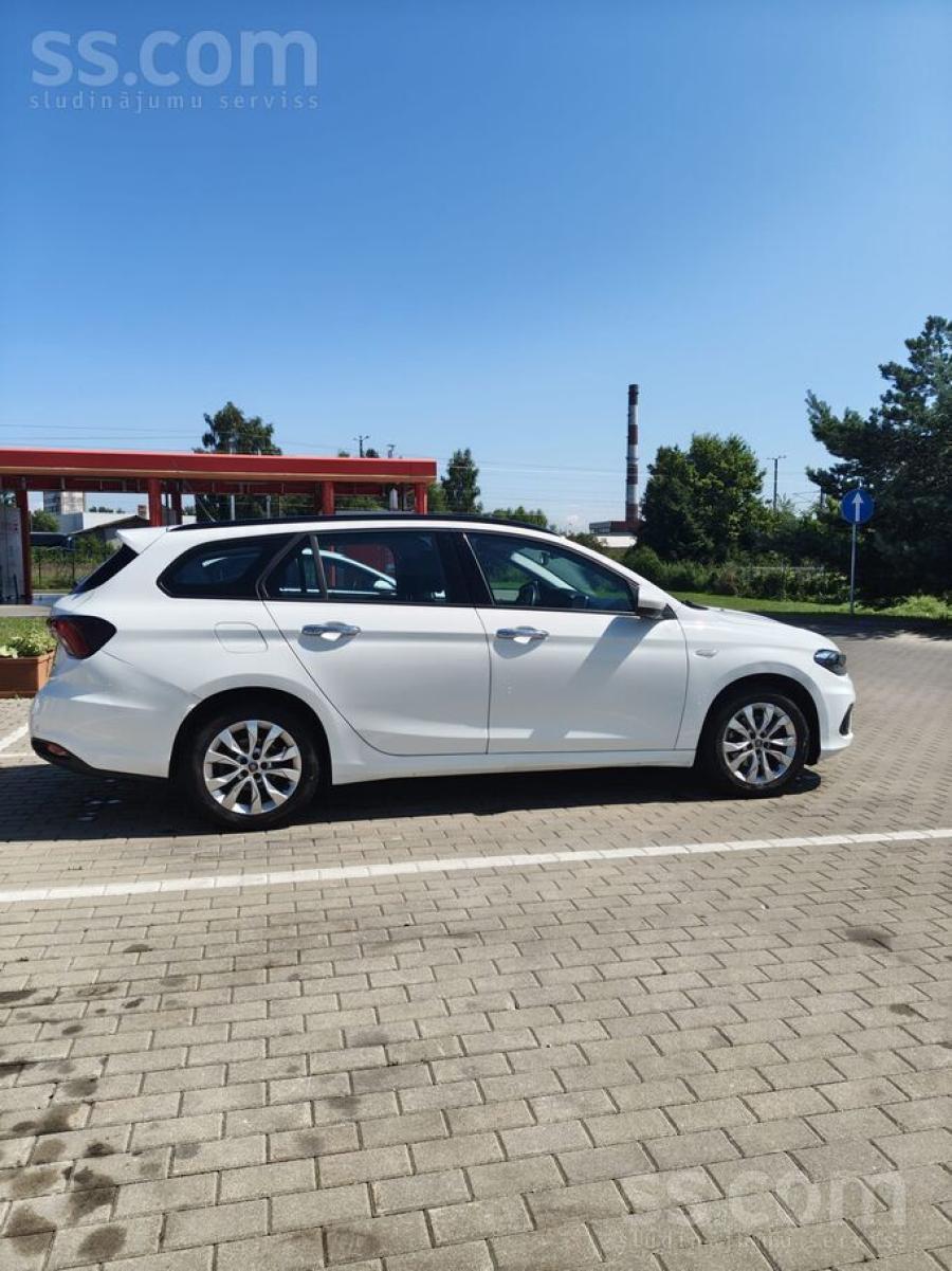 White Fiat Tipo 2018 in Riga, with an engine capacity of 1.60 L and mileage of 238 thousand km for 5600 €, photo 9 on AUTOMOTO.COM.LV