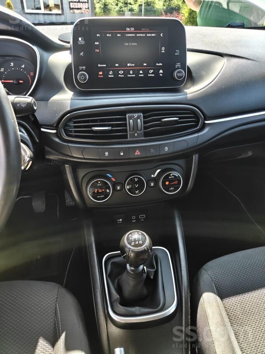 White Fiat Tipo 2018 in Riga, with an engine capacity of 1.60 L and mileage of 238 thousand km for 5600 €, photo 11 on AUTOMOTO.COM.LV