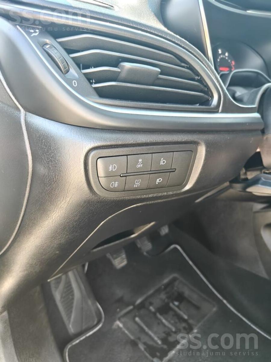 White Fiat Tipo 2018 in Riga, with an engine capacity of 1.60 L and mileage of 238 thousand km for 5600 €, photo 13 on AUTOMOTO.COM.LV