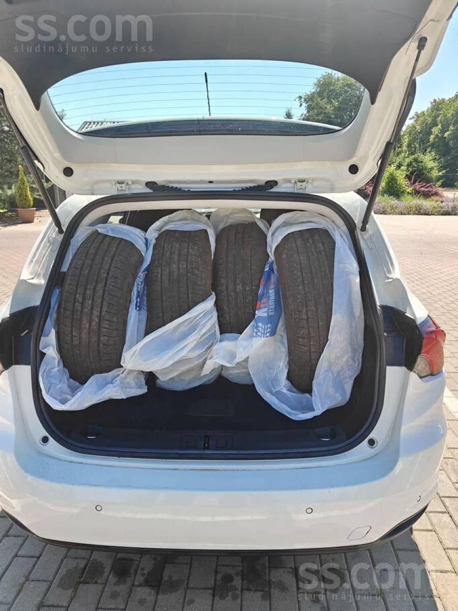 White Fiat Tipo 2018 in Riga, with an engine capacity of 1.60 L and mileage of 238 thousand km for 5600 €, photo 16 on AUTOMOTO.COM.LV