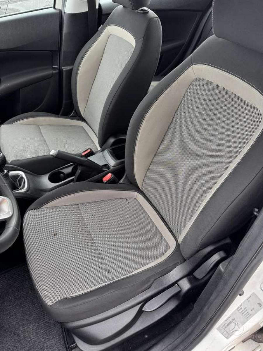 White Fiat Tipo 2016 in Klaipeda, with an engine capacity of 1.37 L and mileage of 166 thousand km for 4550 €, photo 6 on AUTOMOTO.COM.LV