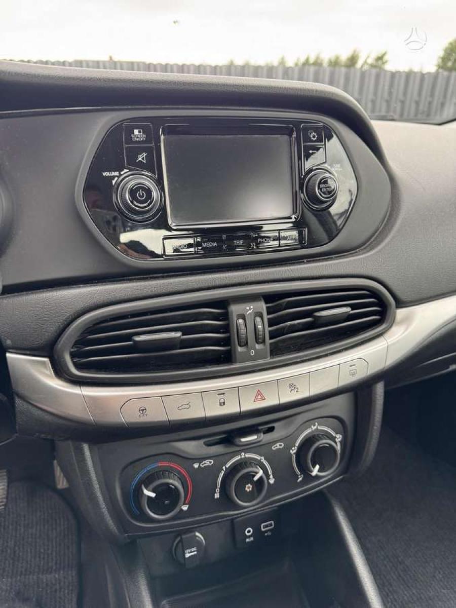 White Fiat Tipo 2016 in Klaipeda, with an engine capacity of 1.37 L and mileage of 166 thousand km for 4550 €, photo 9 on AUTOMOTO.COM.LV