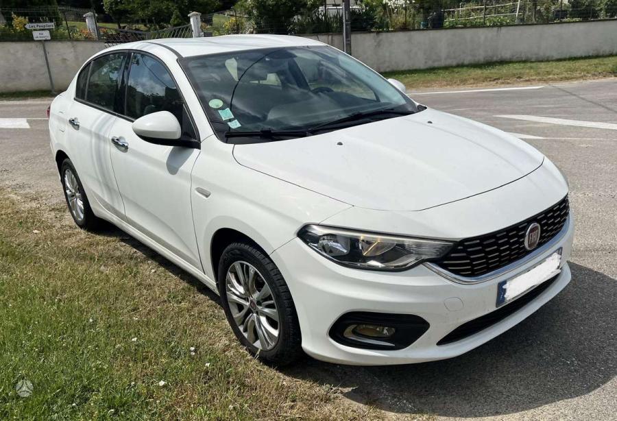 White Fiat Tipo 2016 in Taurage, with an engine capacity of 1.25 L and mileage of 189 thousand km for 4400 €, photo 1 on AUTOMOTO.COM.LV